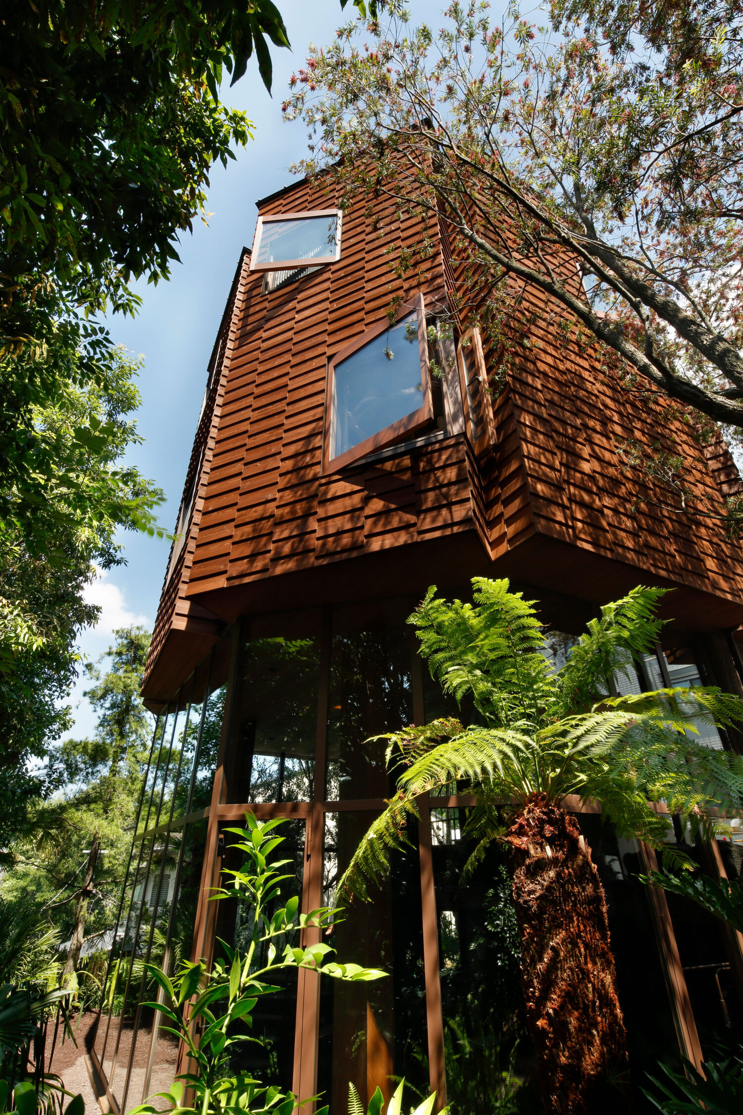 Atelier Tsuyoshi Tane Architectsによる、東京の住宅「Todoroki House in Valley ...