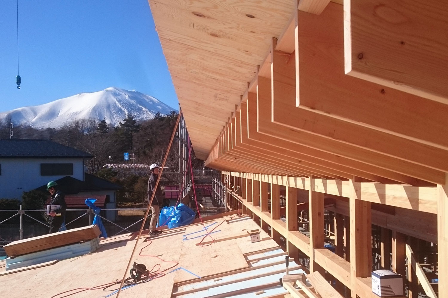 玉田誠＋脇本夏子 / 玉田脇本建築設計事務所による、長野・佐久市の住宅「SAKU HOUSE」。将来の住まい方の変化も受容可能な住宅との要望に ...