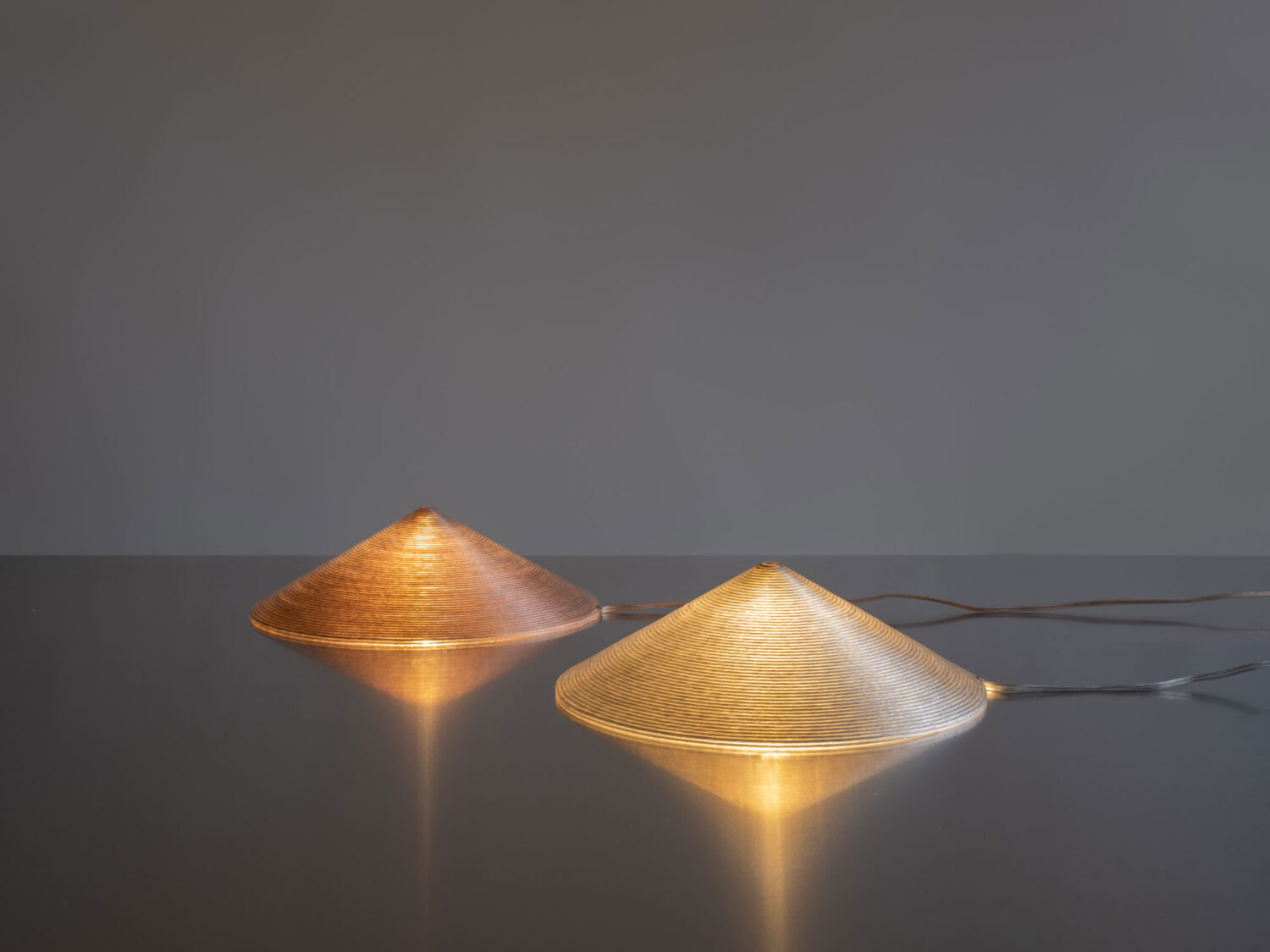 長谷川豪による、椅子「Seatless Chair」と照明「Lamp Cable Lamp」。ベルギーのMANIERAの為にデザイン ...