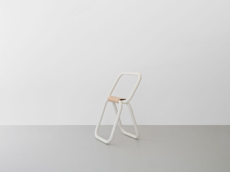 長谷川豪による、椅子「Seatless Chair」と照明「Lamp Cable Lamp」。ベルギーのMANIERAの為にデザイン ...