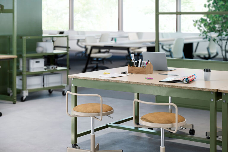 成瀬・猪熊建築設計事務所のデザイン監修による「common furniture / Partition」。メーカーとコラボした事務所等の為の ...