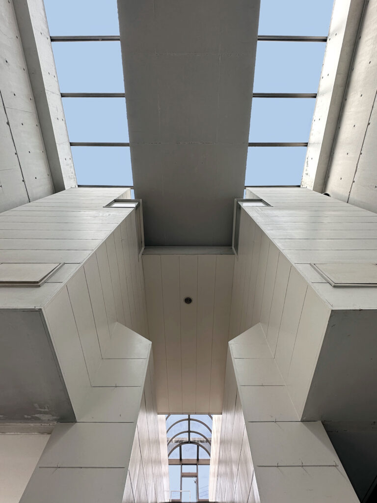 原広司による「粟津邸」を会場に、当時の図面などを公開する展示が開催